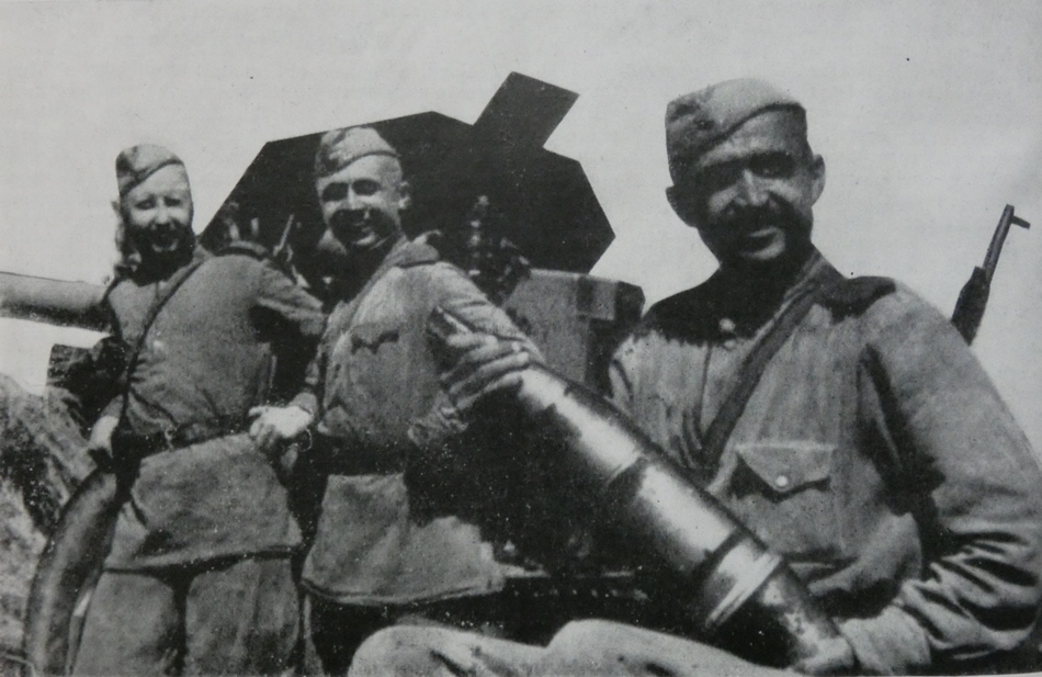 122mm Howitzer M1938 firing into East Prussia