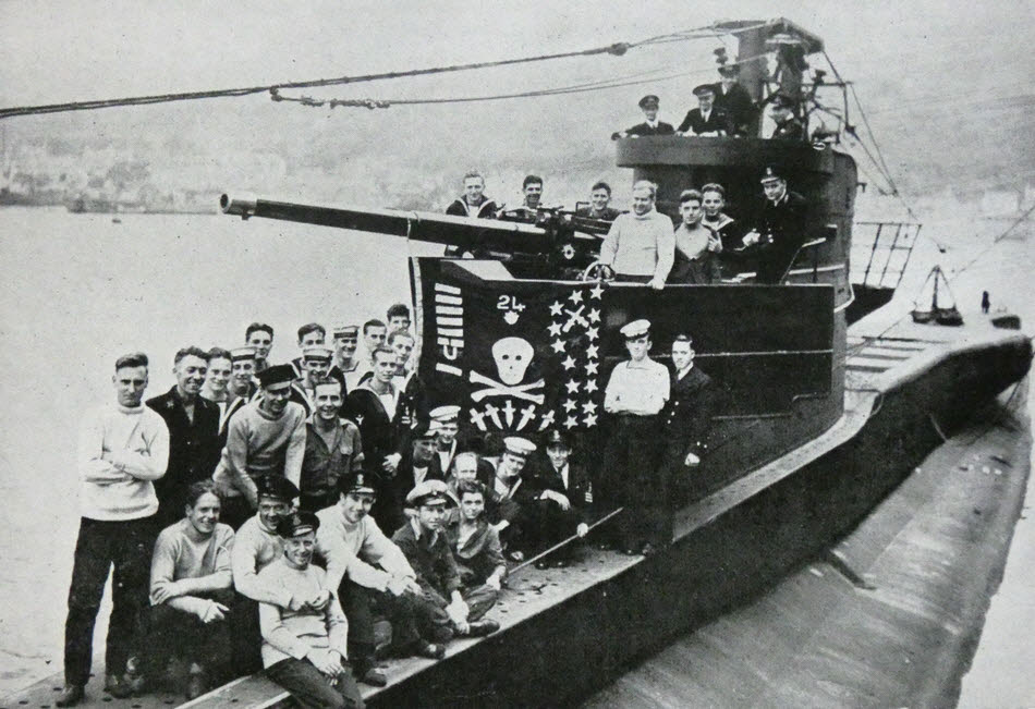 HMS Taurus returns home from nineteen months in Far East