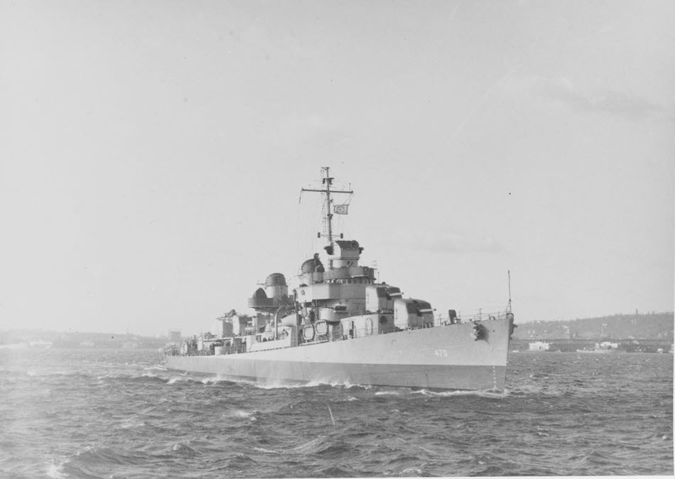 USS Bache (DD-470) being delivered, New York, 1942