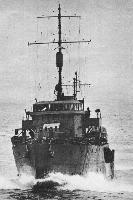 Bangor Class Minesweeper in St. Lawrence River