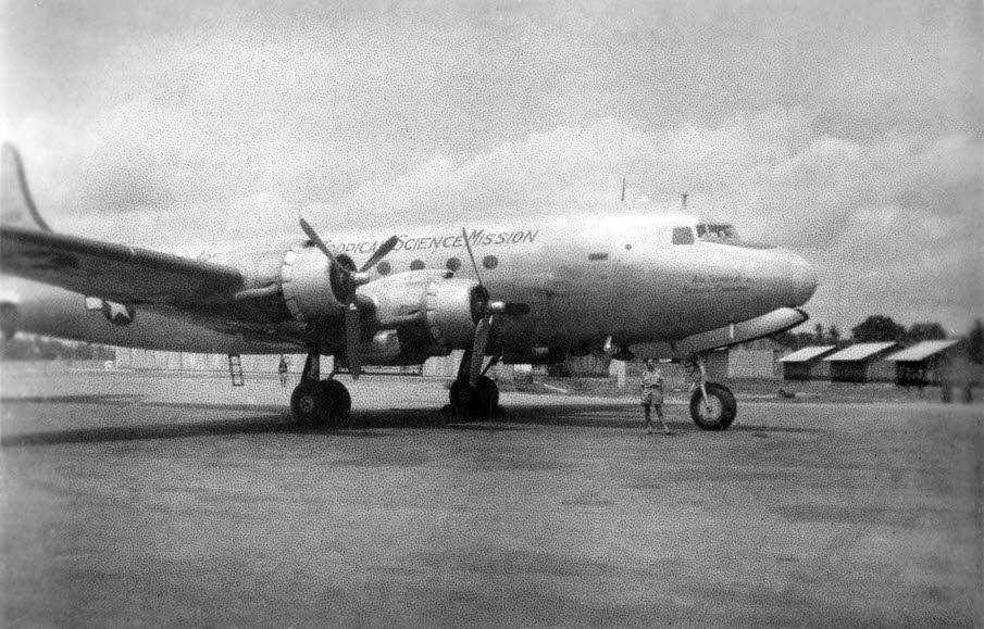 Douglas C-54 from the right