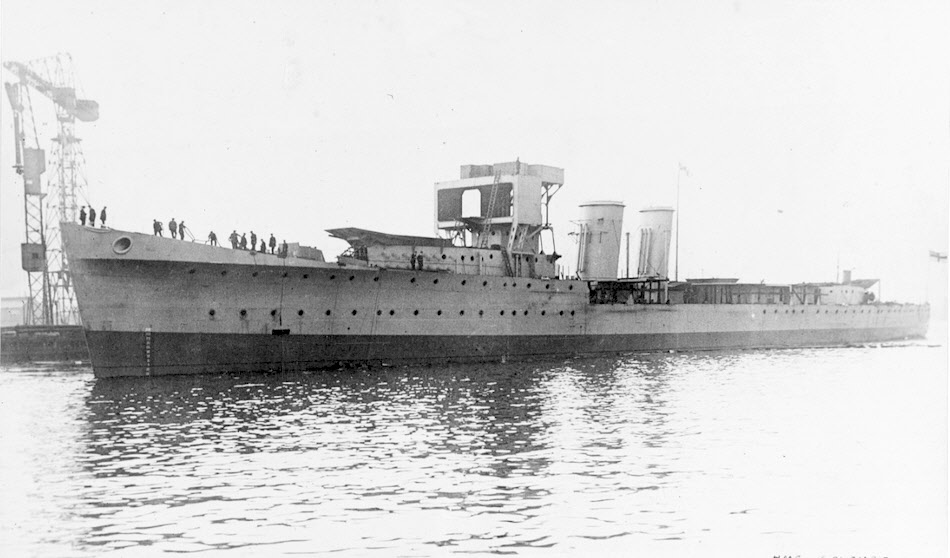 HMS Colombo being launched, 1918