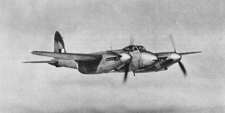 Mosquito FB.40 from the right